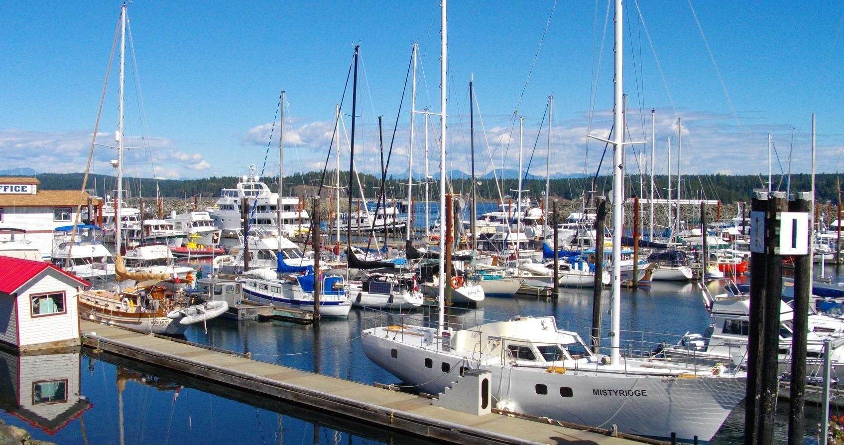 Discovery Harbour Marina - Wei Wai Kum First Nation