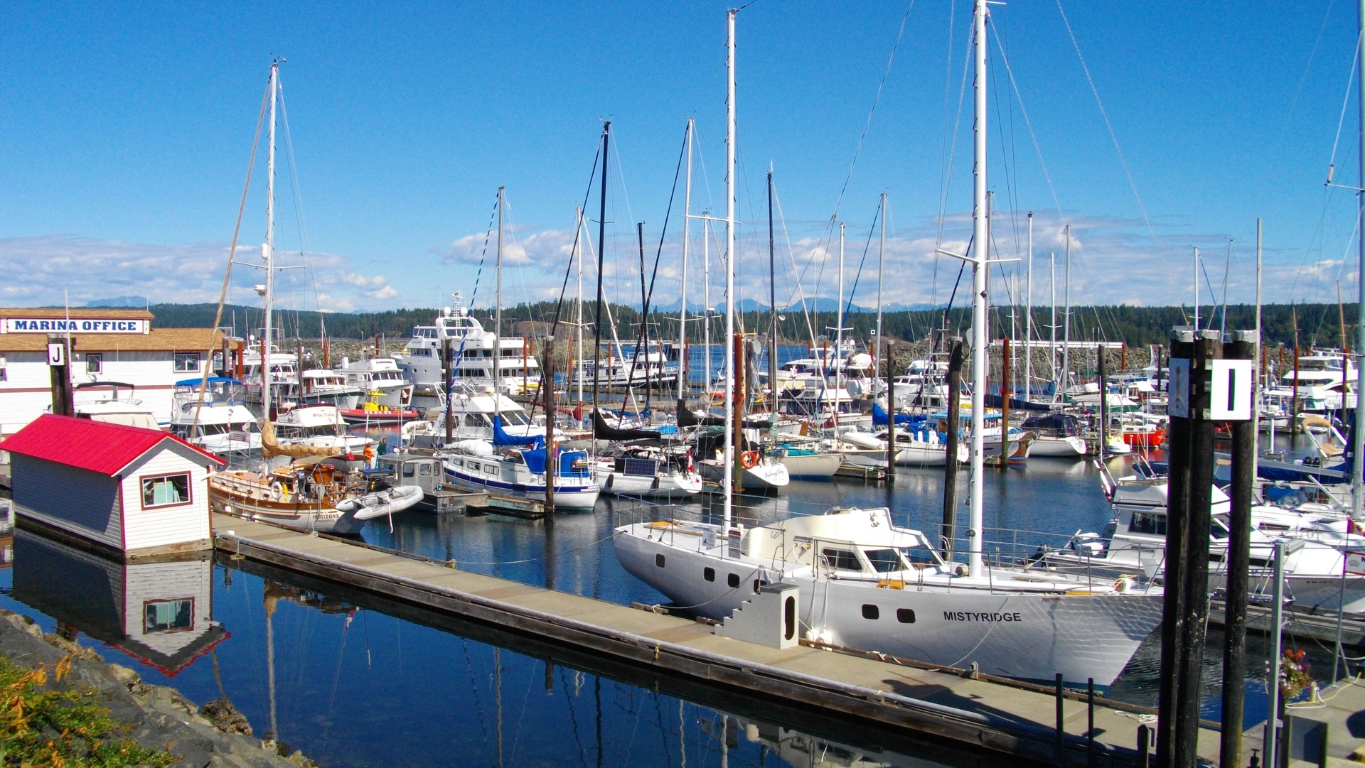 Discovery Harbour Marina - Wei Wai Kum First Nation